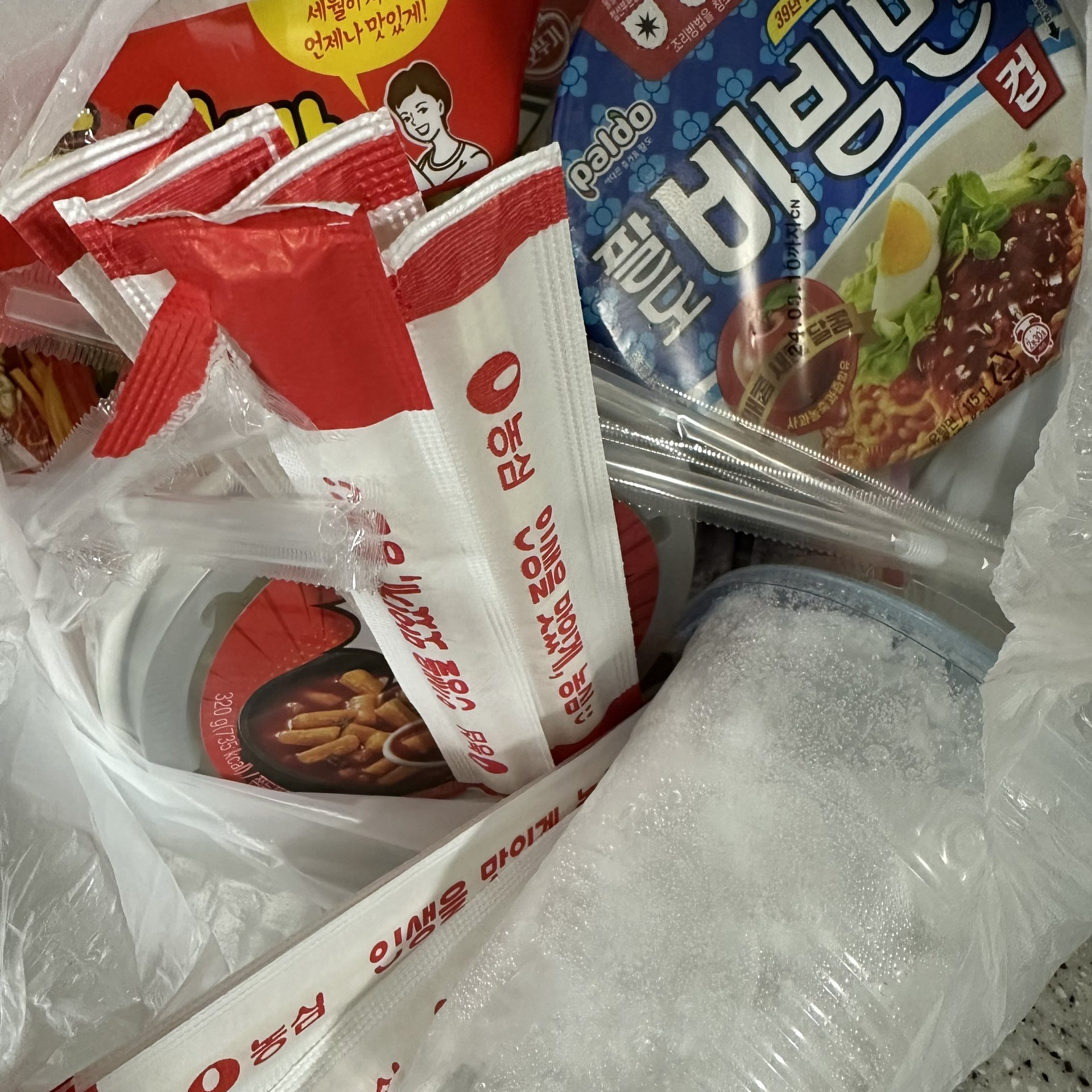 농심 너구리얼큰 배민스토어